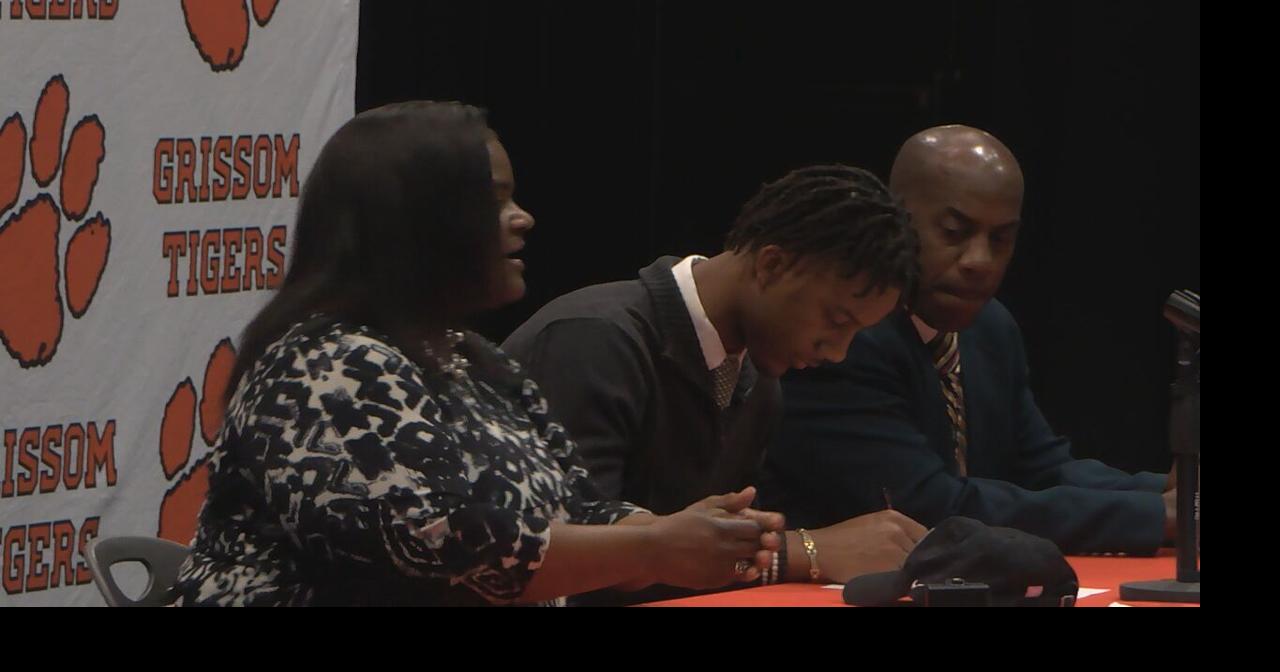 Efrem 'Butta' Johnson signs with UAB | News | waaytv.com