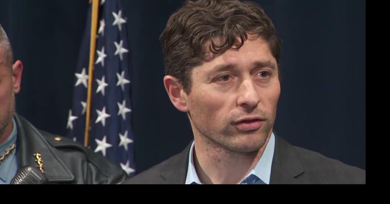 Minneapolis sues, says ICE presence makes city feel unsafe | Video ...