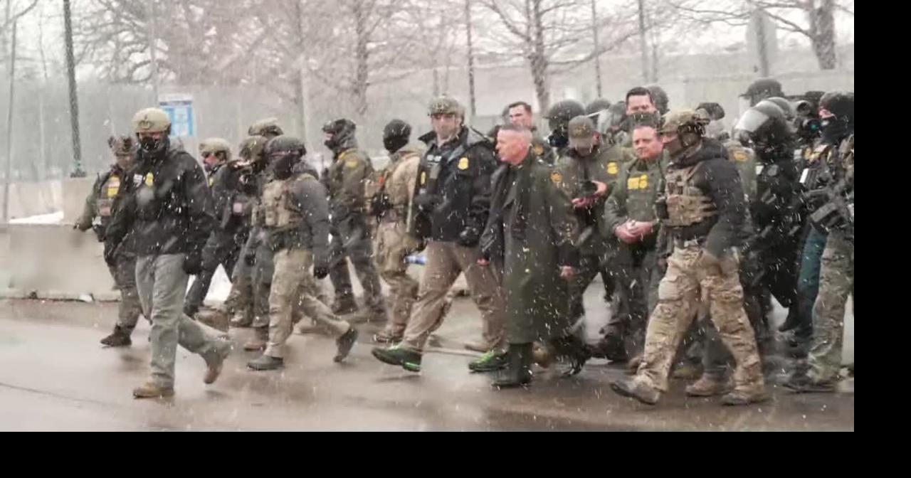 Federal agents clash with protesters outside Whipple building in ...
