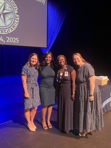 Lee High School honors freshmen with inspiring ceremony | News | waaytv.com