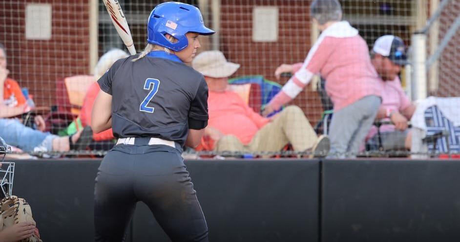 UAH victorious in comeback fashion over AUM at GSC Tournament | News | waaytv.com