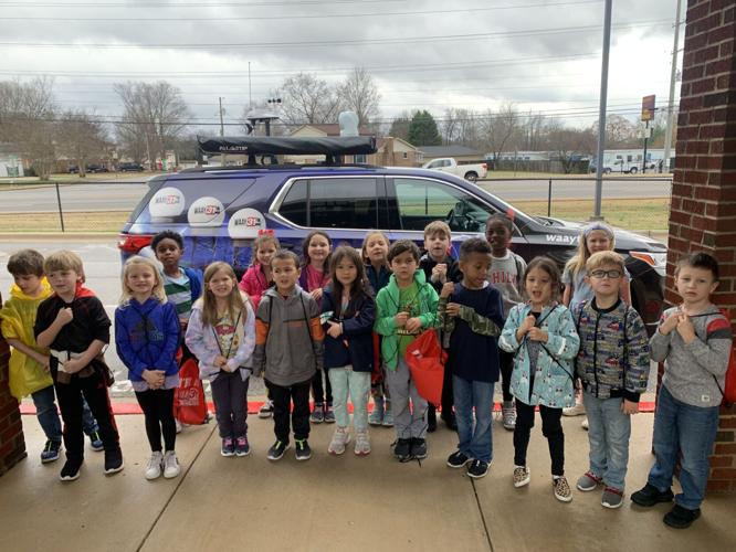 Future atmospheric scientists learn about weather at Riverton ...