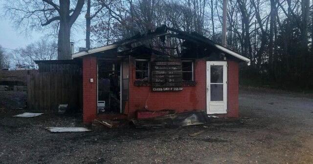 'The building is a total loss': Family-owned BBQ restaurant in ...