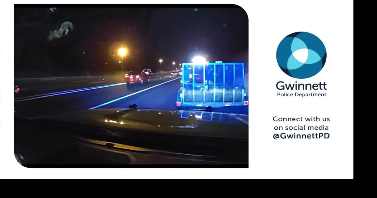 WATCH 18-wheeler almost crash into officers on I-85 in Georgia | Video ...