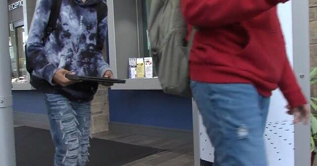 Back to School: Weapons detection systems working as deterrent at ...
