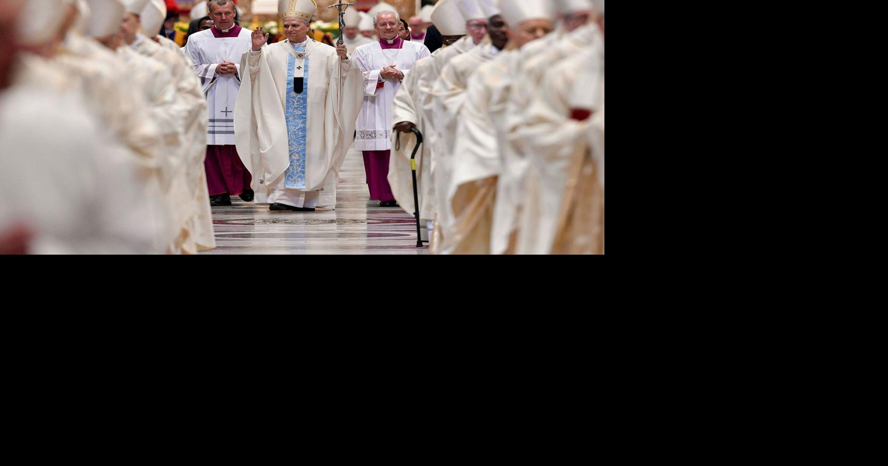 Pope Leo breaks from papal dress codes — with a White Sox baseball cap ...