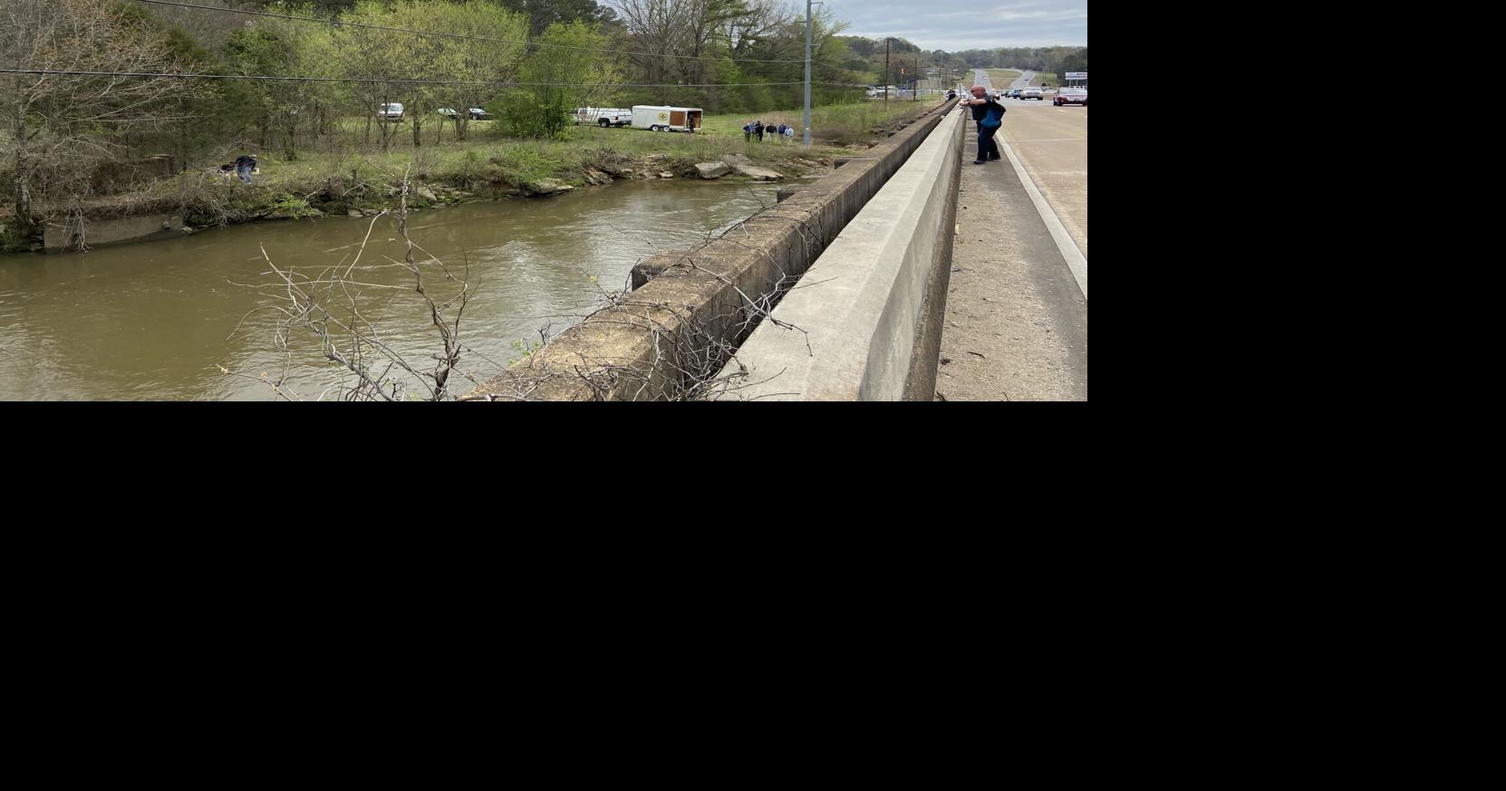 Crews find vehicle that drove into Flint Creek to avoid Decatur Police ...