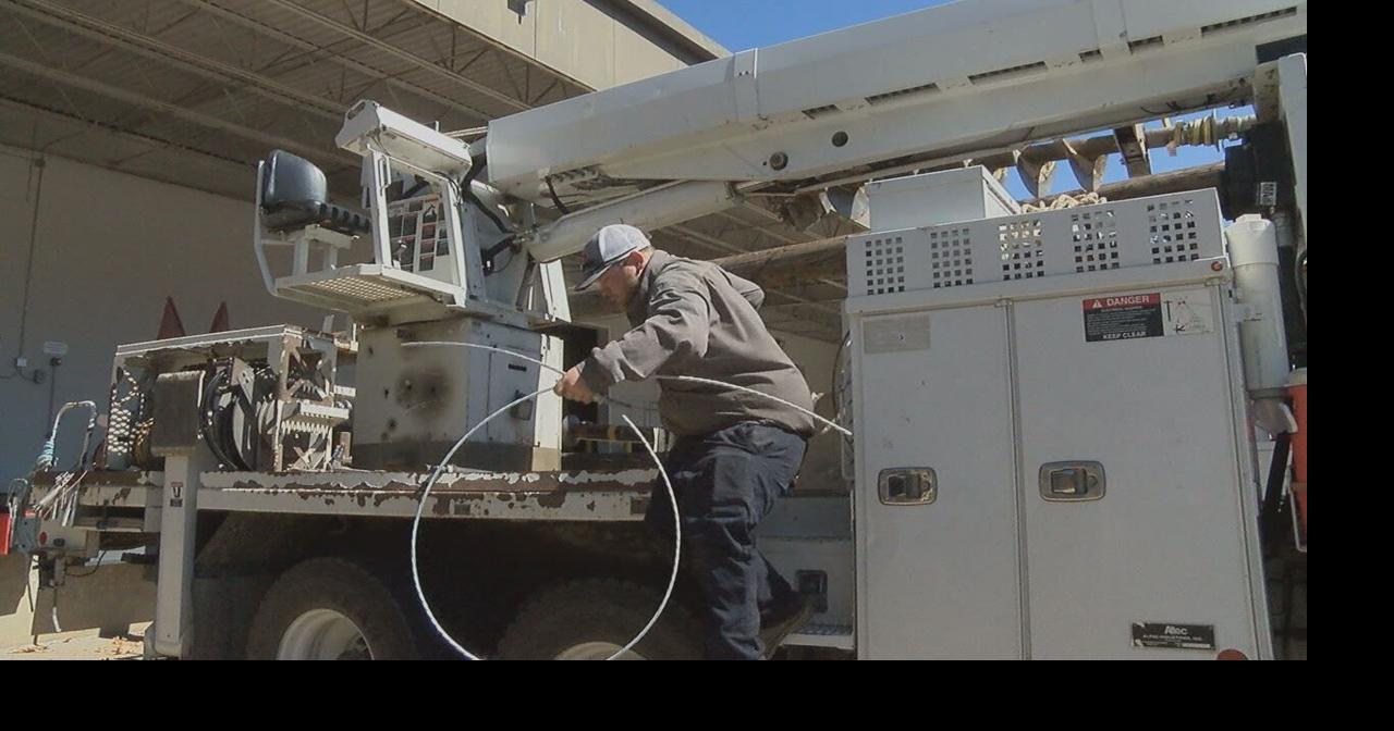 Lincoln Co. utility crew volunteers to help those impacted by Hurricane ...