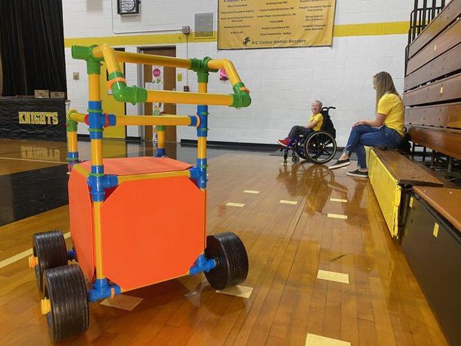 Students build "skate chair" for kindergartener | News | wandtv.com