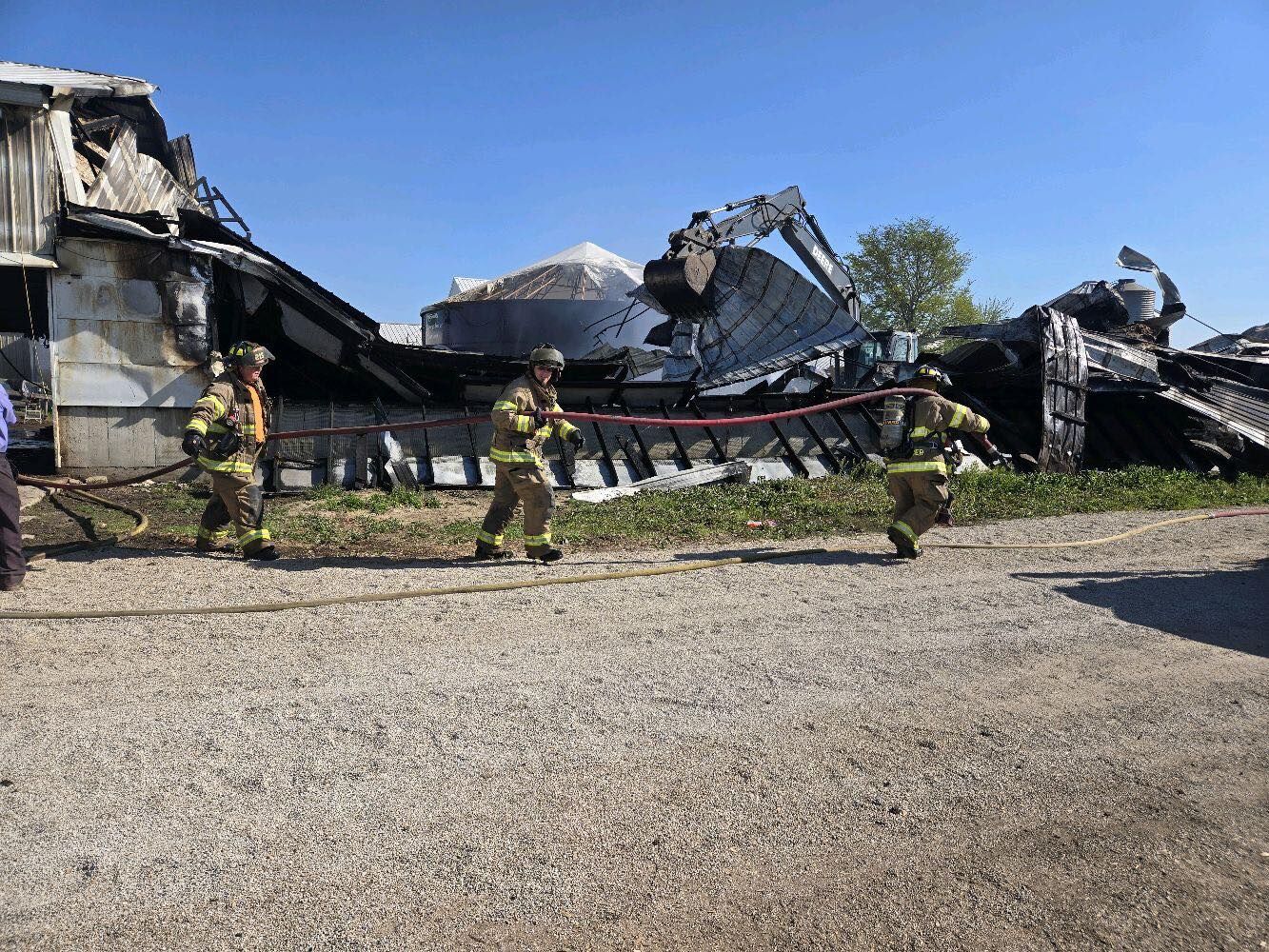 Chicken barn destroyed in fire near Arthur | Local News | wandtv.com