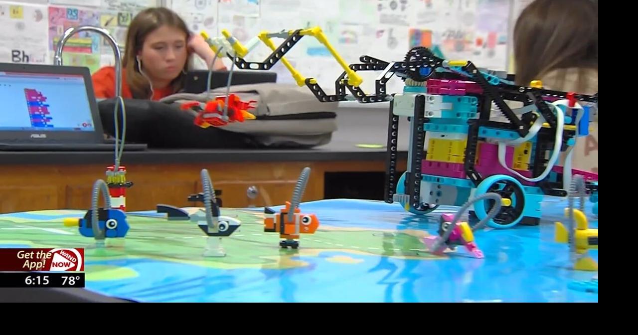 STEM Minute | Pana Jr. High Lego Robots | STEM Minute | wandtv.com