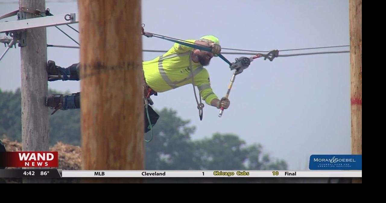 Central Illinois journeymen lineman shares his love for the job | News ...