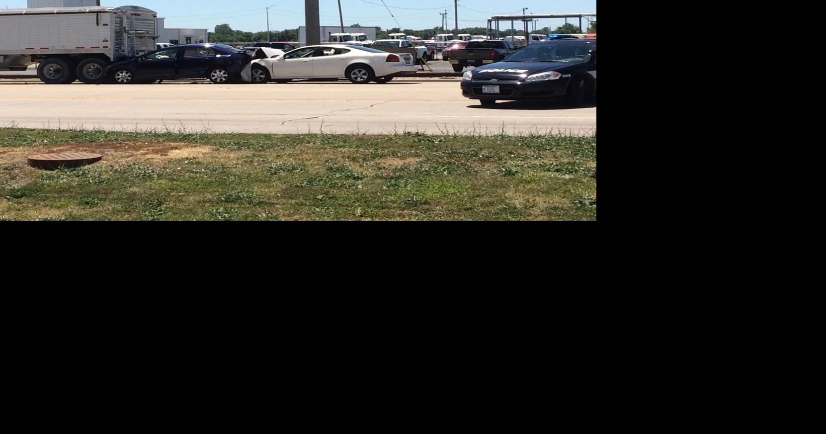 1 seriously injured in Monday morning crash in Decatur | Top Stories ...