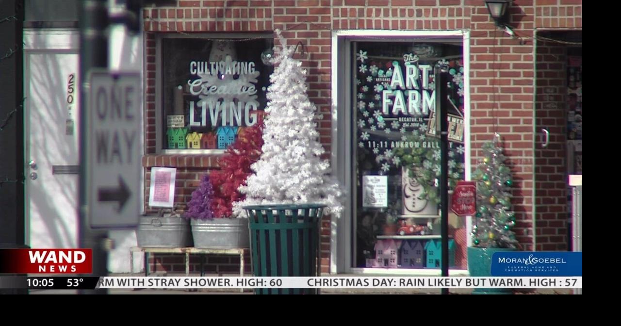 Christmas rush brings jolly business to downtown Decatur | Videos ...