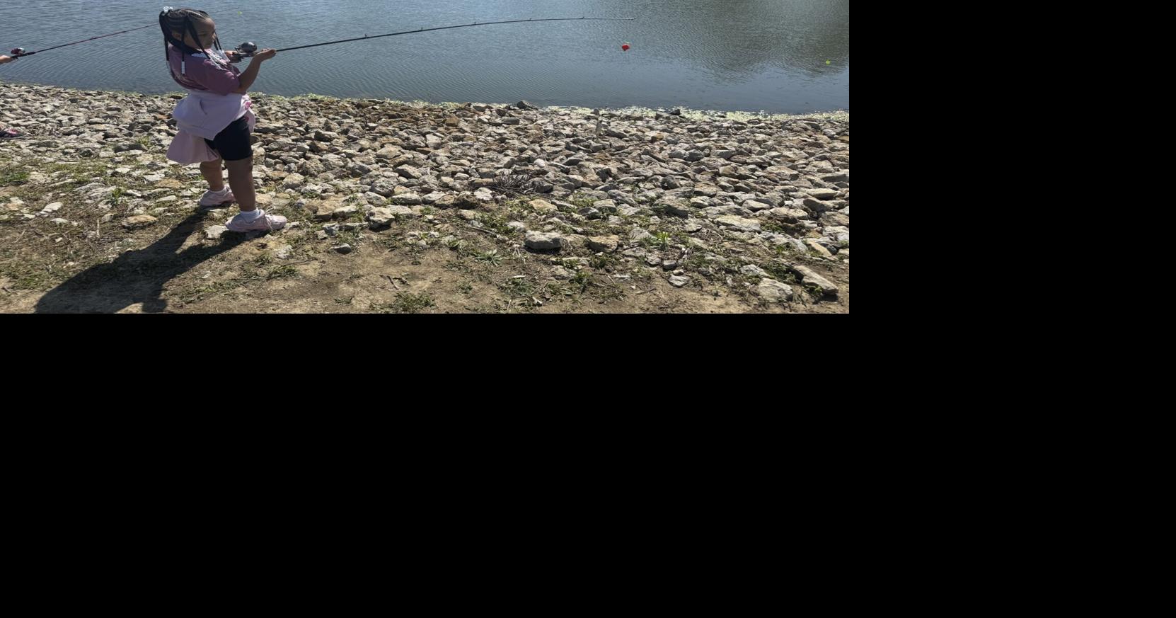 Decatur IL Early Birds Kiwanis Club helps kids learn to fish ...