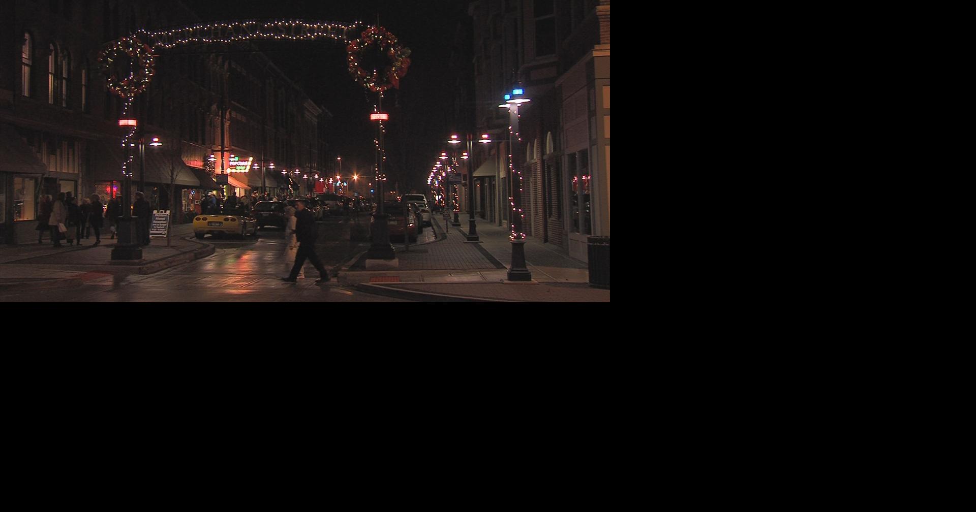 Decatur's annual Christmas Walk draws large crowd | News | wandtv.com