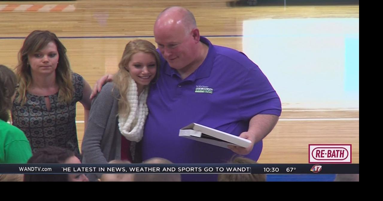 Decatur's Scott Busboom hanging up microphone | Sports | wandtv.com
