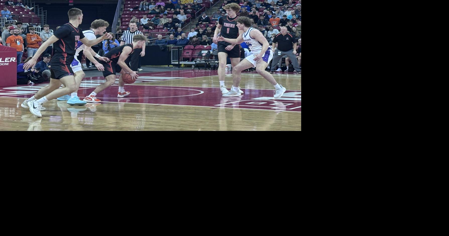 Marshfield (p)lays it on the line in win over Waunakee in D1 semifinal ...