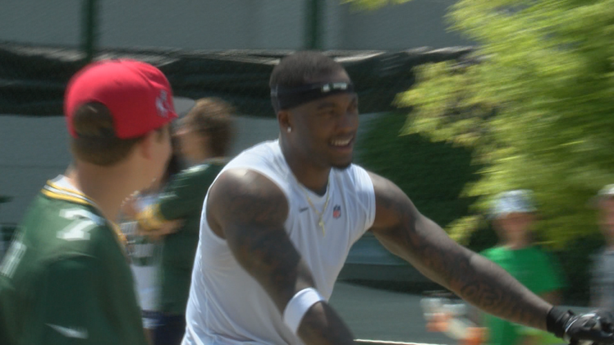 Fans from near and far take in Packers' return to training camp | Top ...