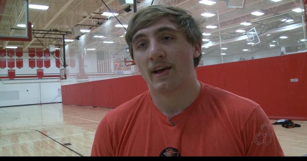 Athlete of the Week – Sam Mitchell, Marshfield | Sports | waow.com