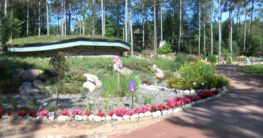Monk Botanical Gardens kicks off Blossom of Lights | News | waow.com
