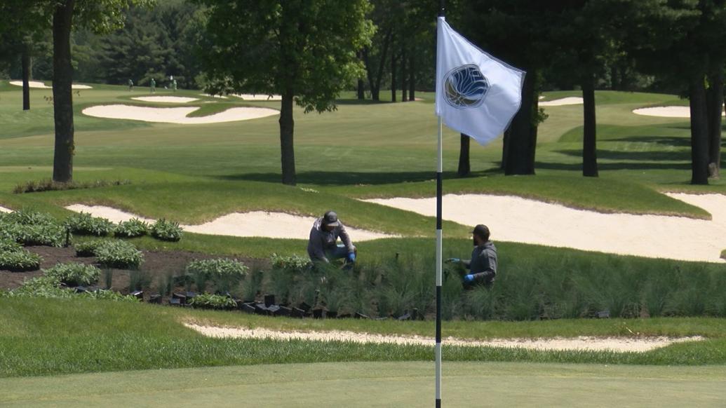 It's planting time for SentryWorld's iconic flower hole | News | waow.com