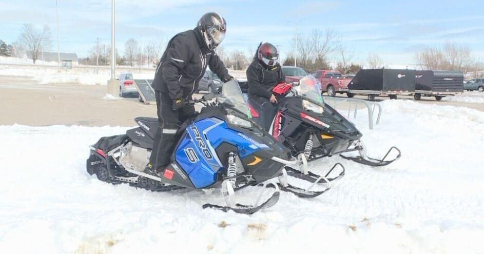 Vilas County snowmobile clubs to add beacons at lake crossings to ...