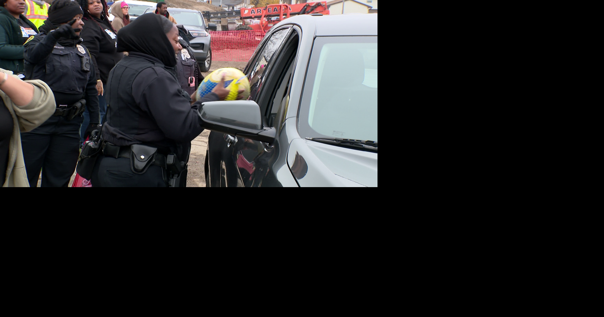 Hundreds of turkeys given away to families in Milwaukee County ...