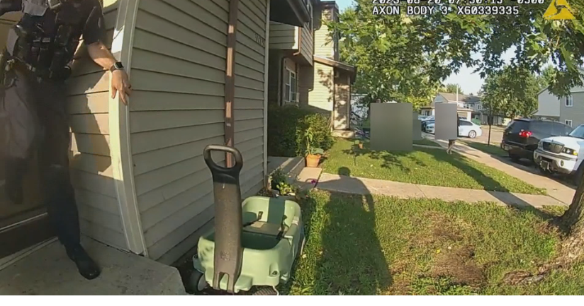 Police officers jump into action during Plover apartment fire | News ...