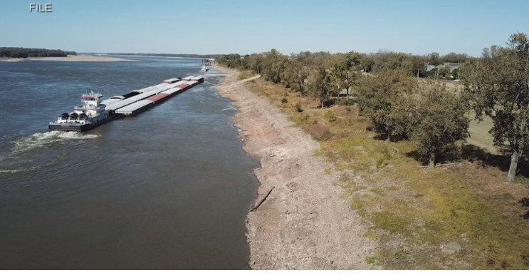 Mississippi River drought heavily impacts Wisconsin farmers | News ...