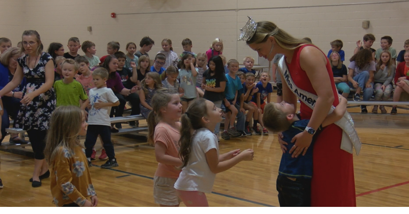 Miss America visits area schools | Top Stories | waow.com