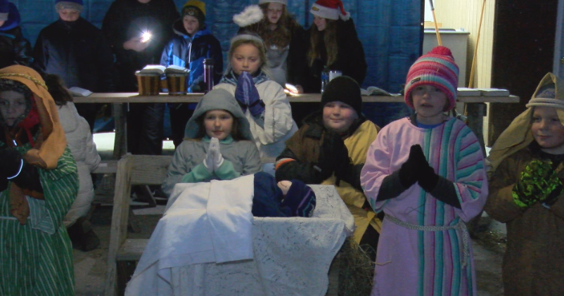 Living Nativity Helps Community Kick Off Holidays | News | waow.com
