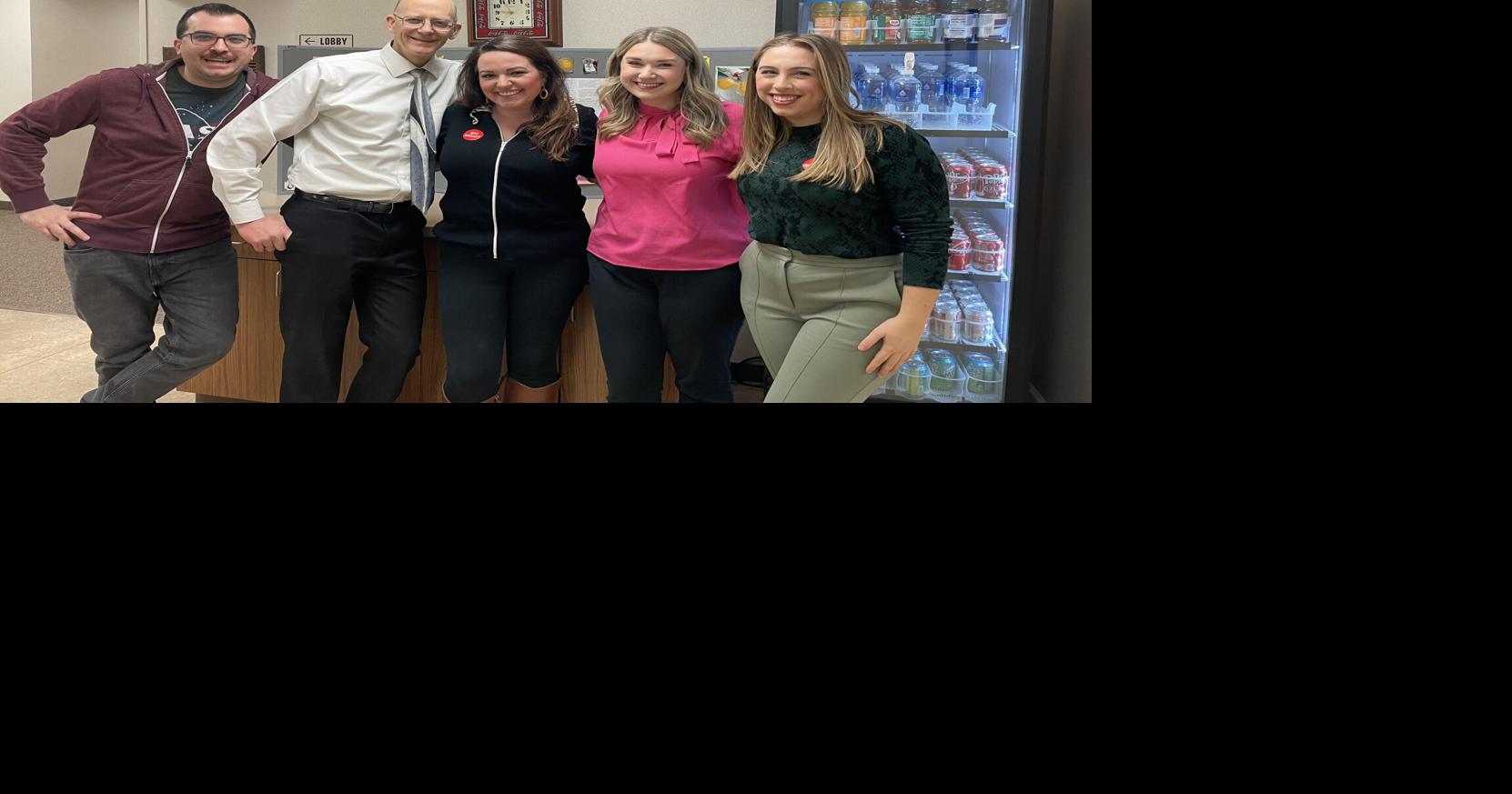 Wake Up Wisconsin crew gives blood | Top Stories | waow.com