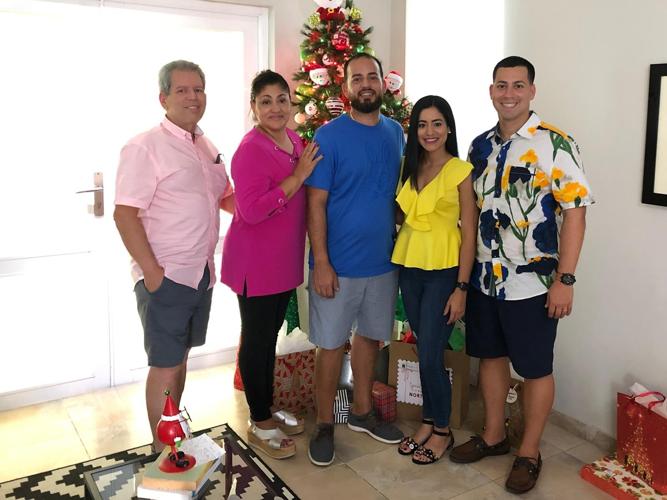 Reporteros y familia de NotiCentro celebran la Navidad ...