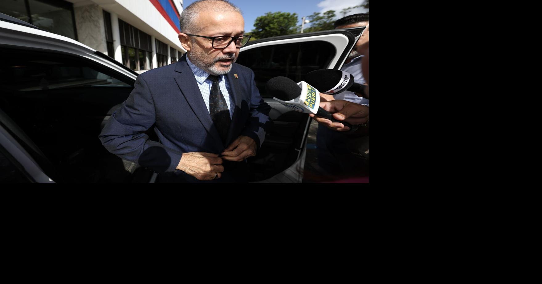 Alcalde de Ponce llega al FEI para ser fichado | Locales | wapa.tv