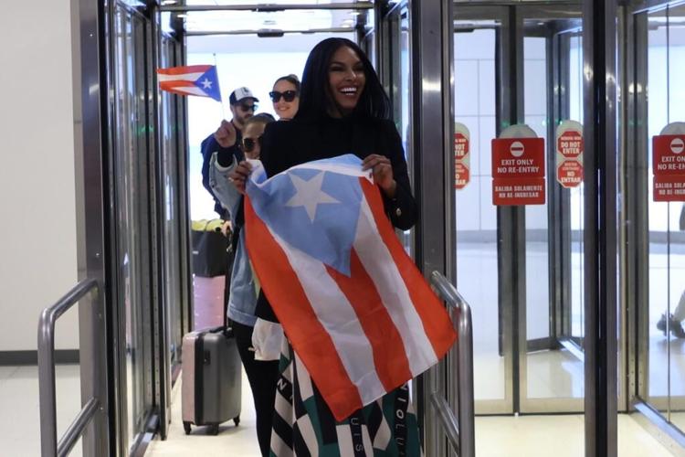 Ashley Cariño llega a la isla tras su participación en Miss Universe ...