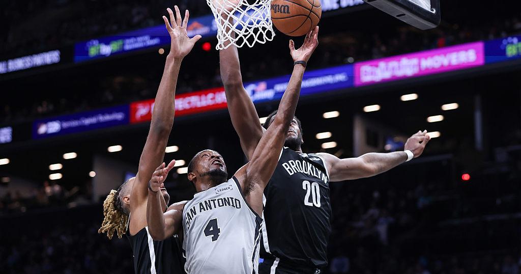 Spurs logran undécima victoria consecutiva en la NBA frente a los ...