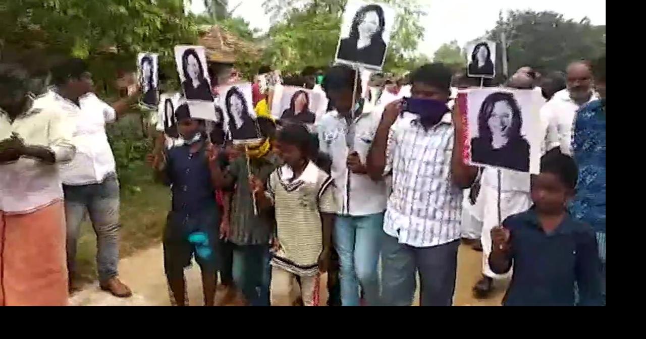 Celebran con petardos en pueblo indio de los antepasados de Kamala ...