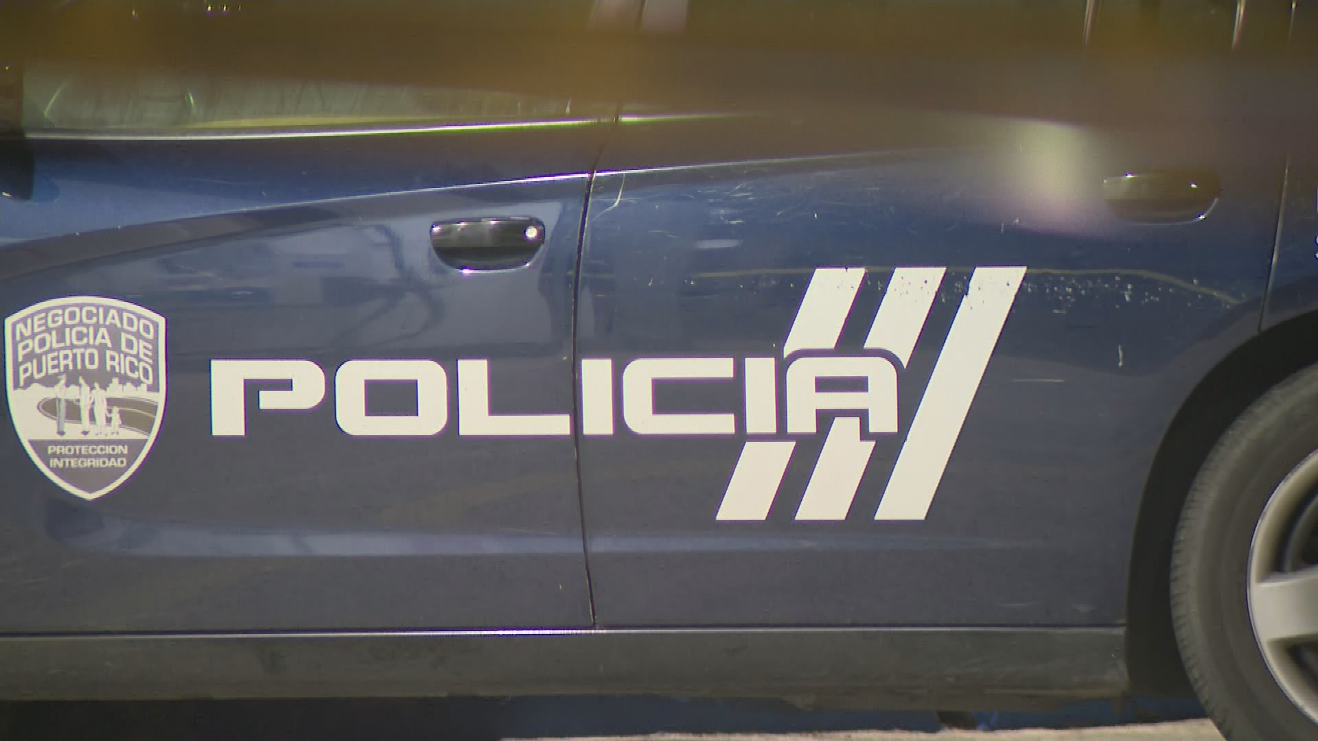 Hombre muere tras caer de escalera de metal en residencia de Cidra ...