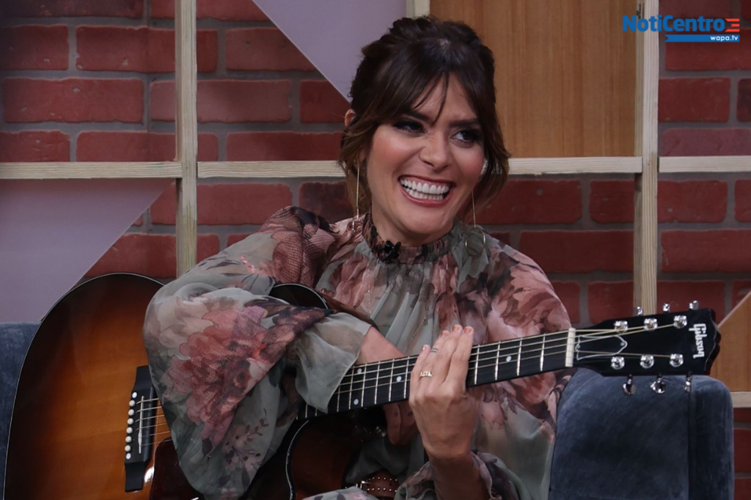 Kany García llega con su "Agüita e' Coco" a NotiCentro al Amanecer ...