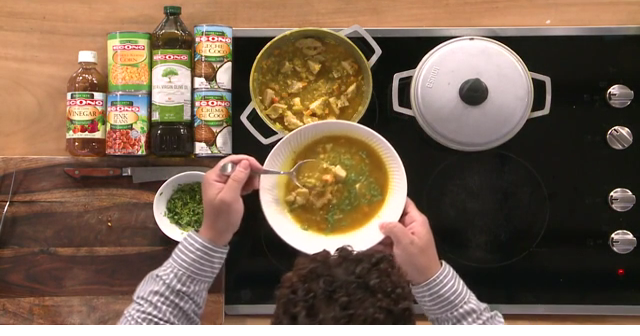 Chef Colo: Sopón de pollo al estilo curry | Negocios | wapa.tv