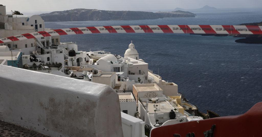 Una nueva ola de temblores sacude la isla griega de Santorini ...