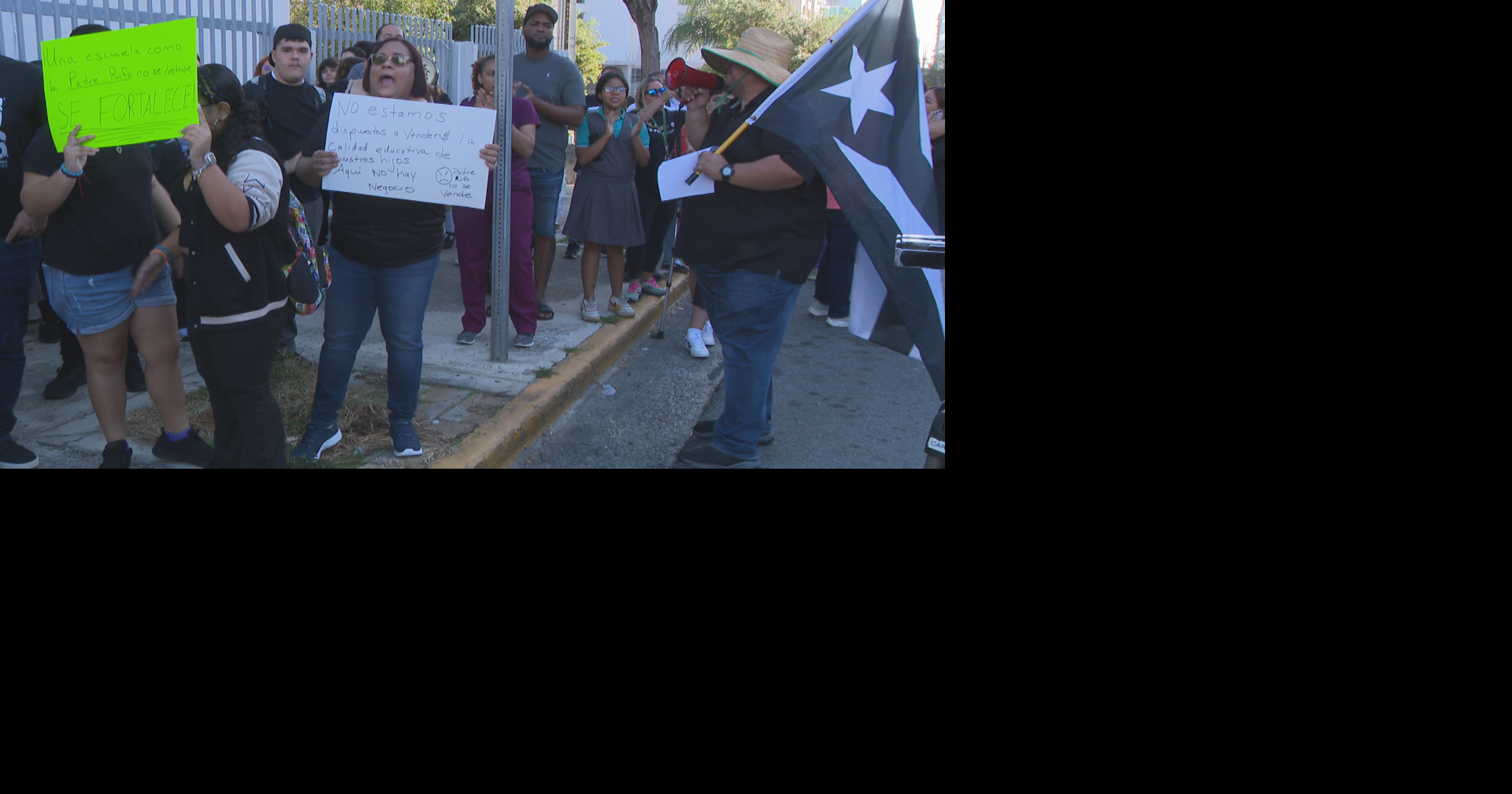 Protestan a favor de los maestros de escuela Padre Rufo | Locales | wapa.tv