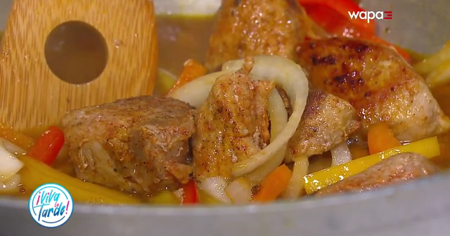 Receta: Masitas de cerdo al caldero | Viva La Tarde | wapa.tv