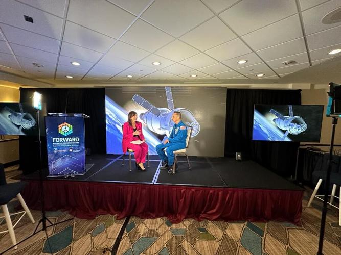 Joseph Acaba dialoga con NotiCentro | Noticias | wapa.tv