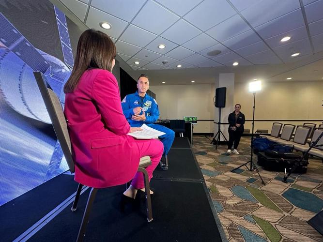 Joseph Acaba dialoga con NotiCentro | Noticias | wapa.tv