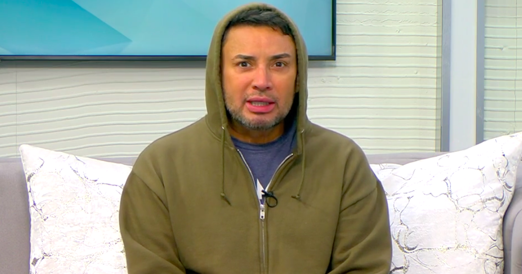 Manny Manuel enfrenta el machismo del merengue con nuevo tema “Estúpido ...