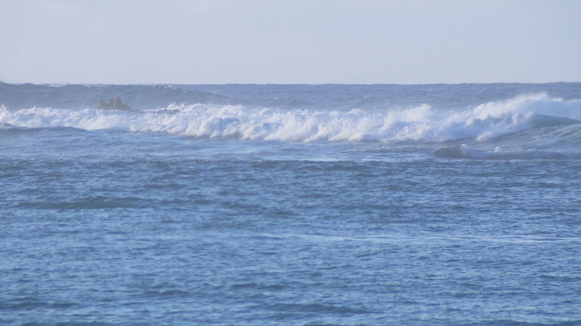 Hombre muere ahogado en la playa Jobos de Isabela | Locales | wapa.tv