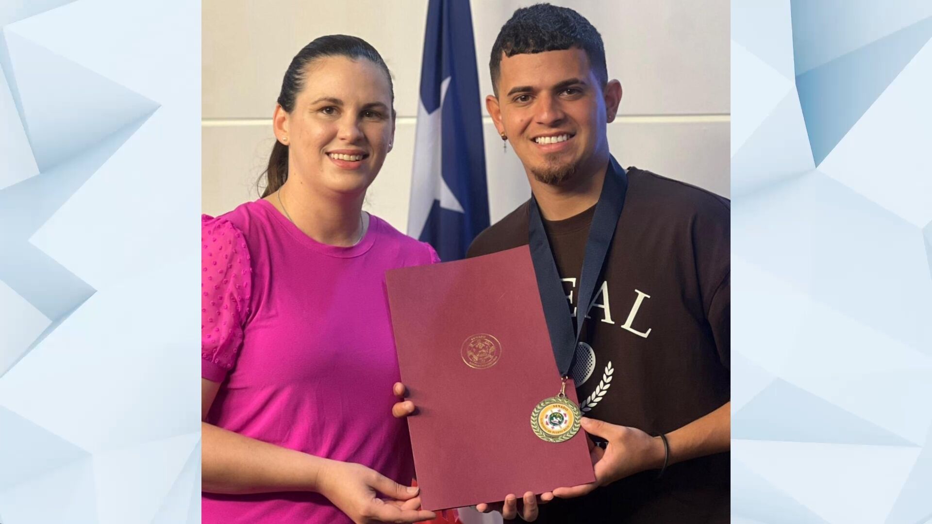 "Gongo" recibe reconocimiento en el Senado | Locales | wapa.tv