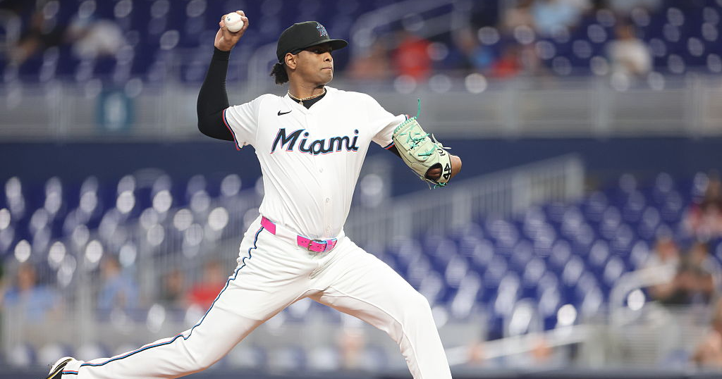 El dominicano Cabrera silencia a los Bravos y Dodgers arrollan a ...